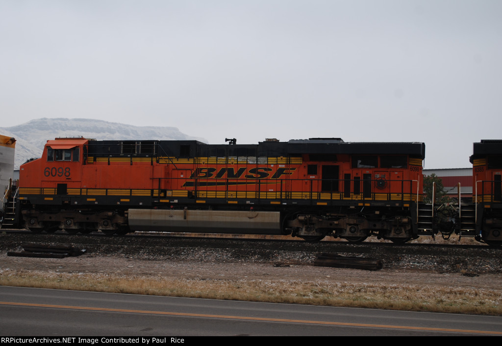 BNSF 6098